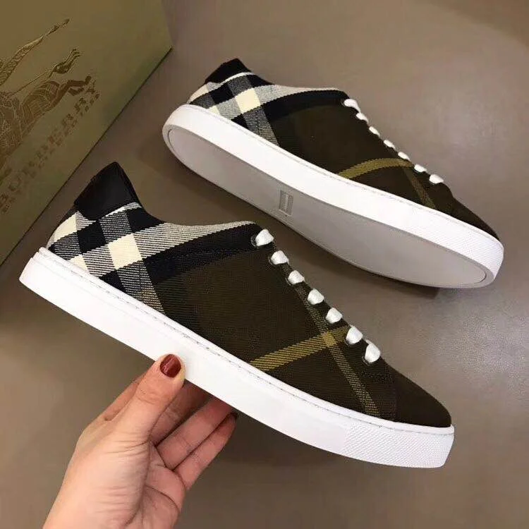 Indistinguishable Burberry Low Shoes