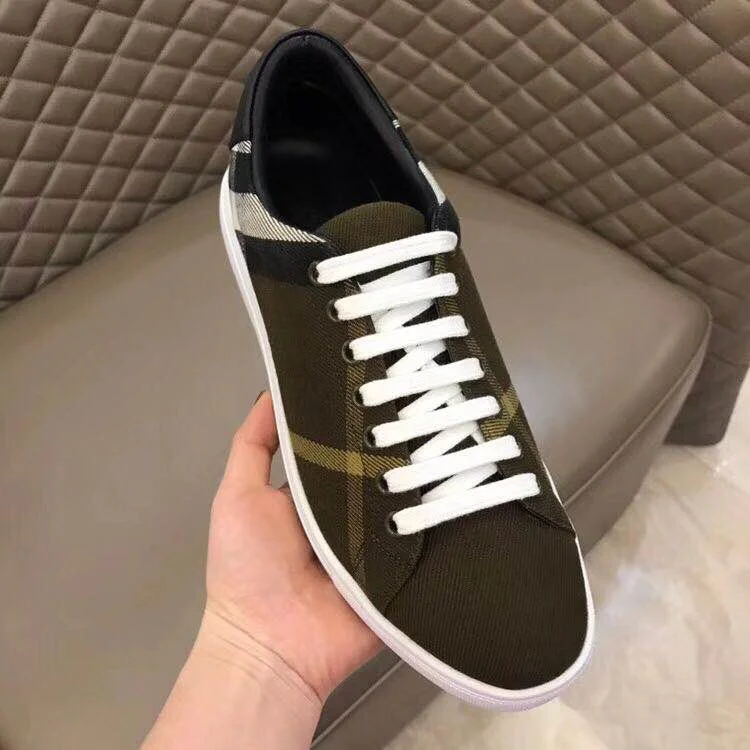 Indistinguishable Burberry Low Shoes