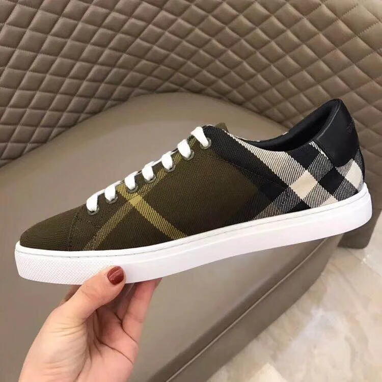 Indistinguishable Burberry Low Shoes