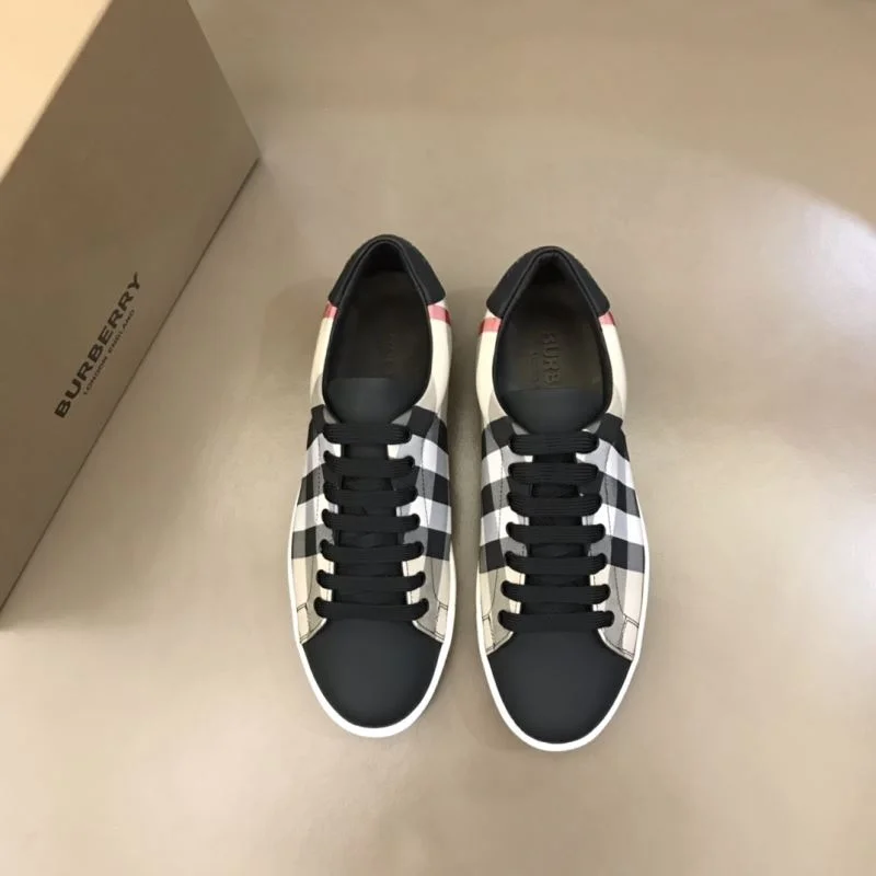 Burberry Low Shoes