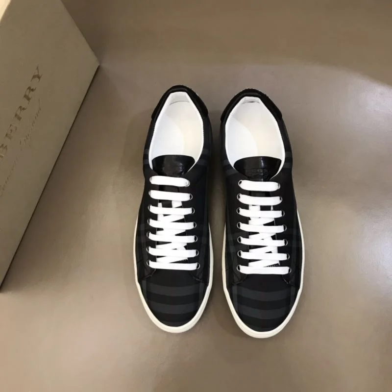 Burberry Low Shoes