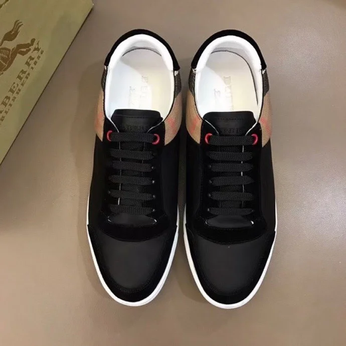 Burberry Low Shoes