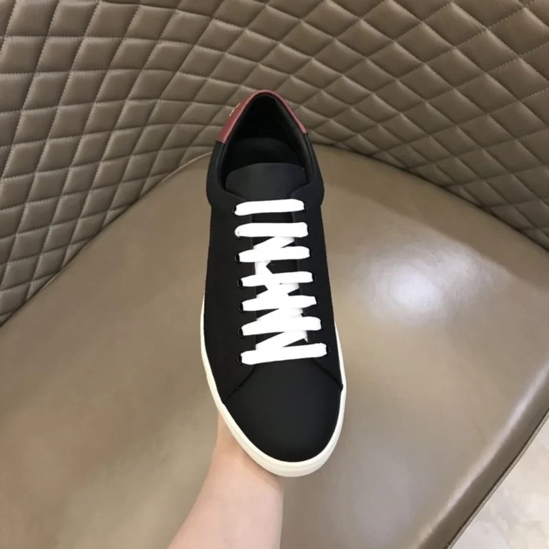 Inexpensive Burberry Low Shoes