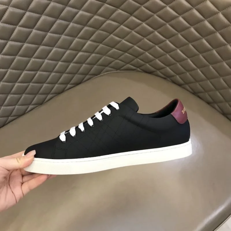 Inexpensive Burberry Low Shoes