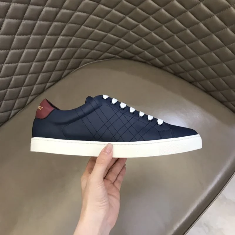 Inexpensive Burberry Low Shoes