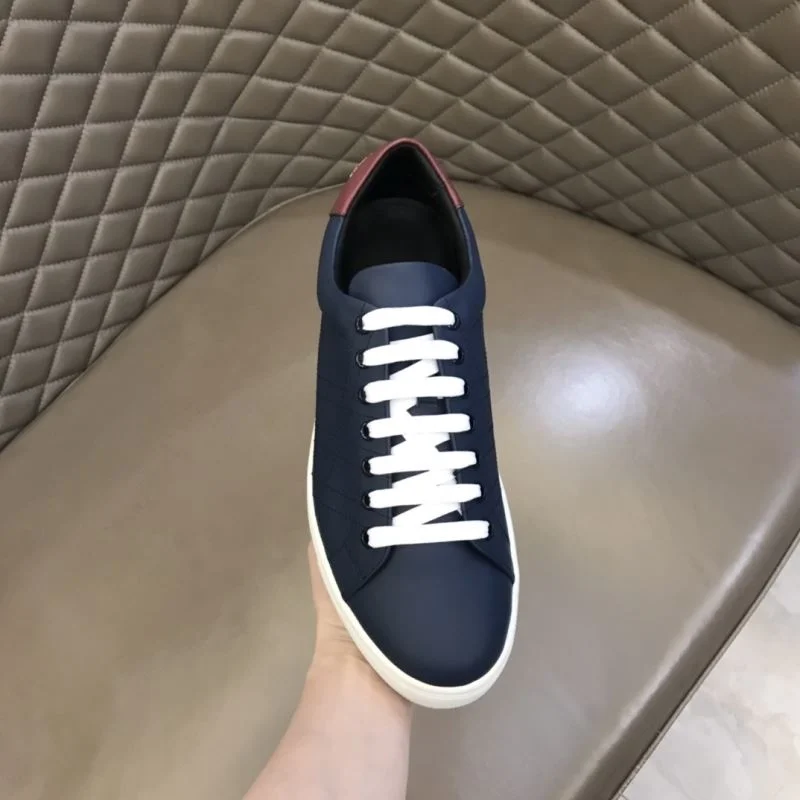Inexpensive Burberry Low Shoes