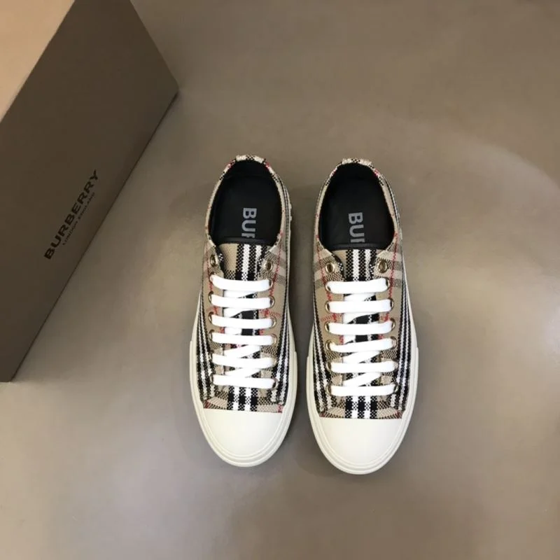 Burberry Low Shoes