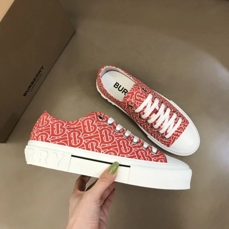 Top mirror Burberry Low Shoes