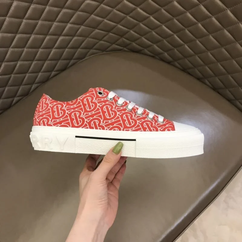 Top mirror Burberry Low Shoes