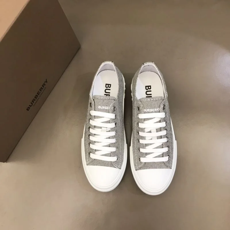 Burberry Low Shoes