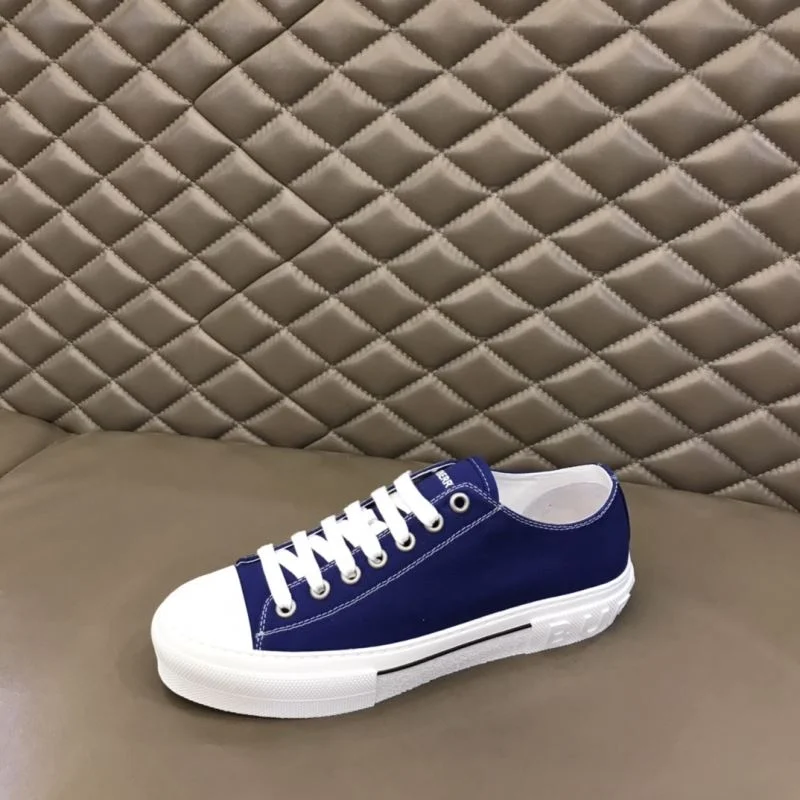 Cut-rate Burberry Low Shoes