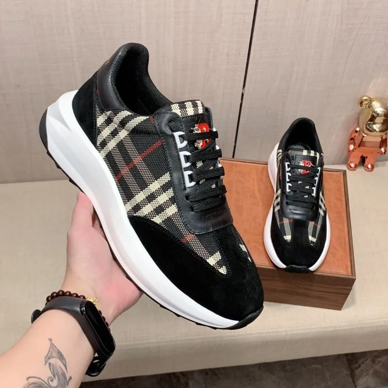 Value-priced Burberry Low Shoes