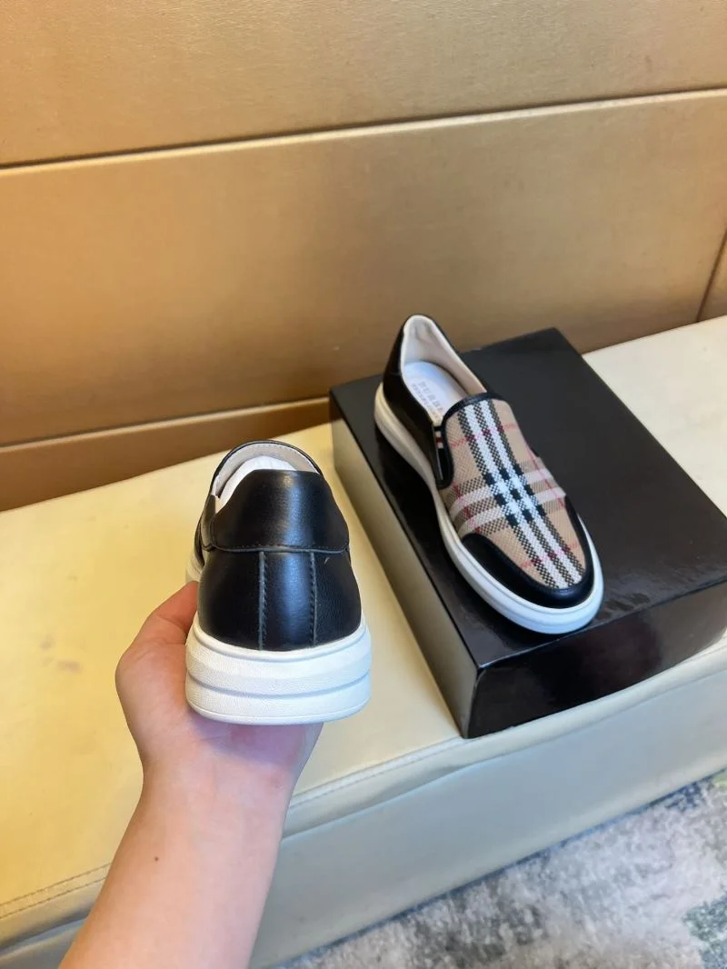 Top mirror Burberry Low Shoes