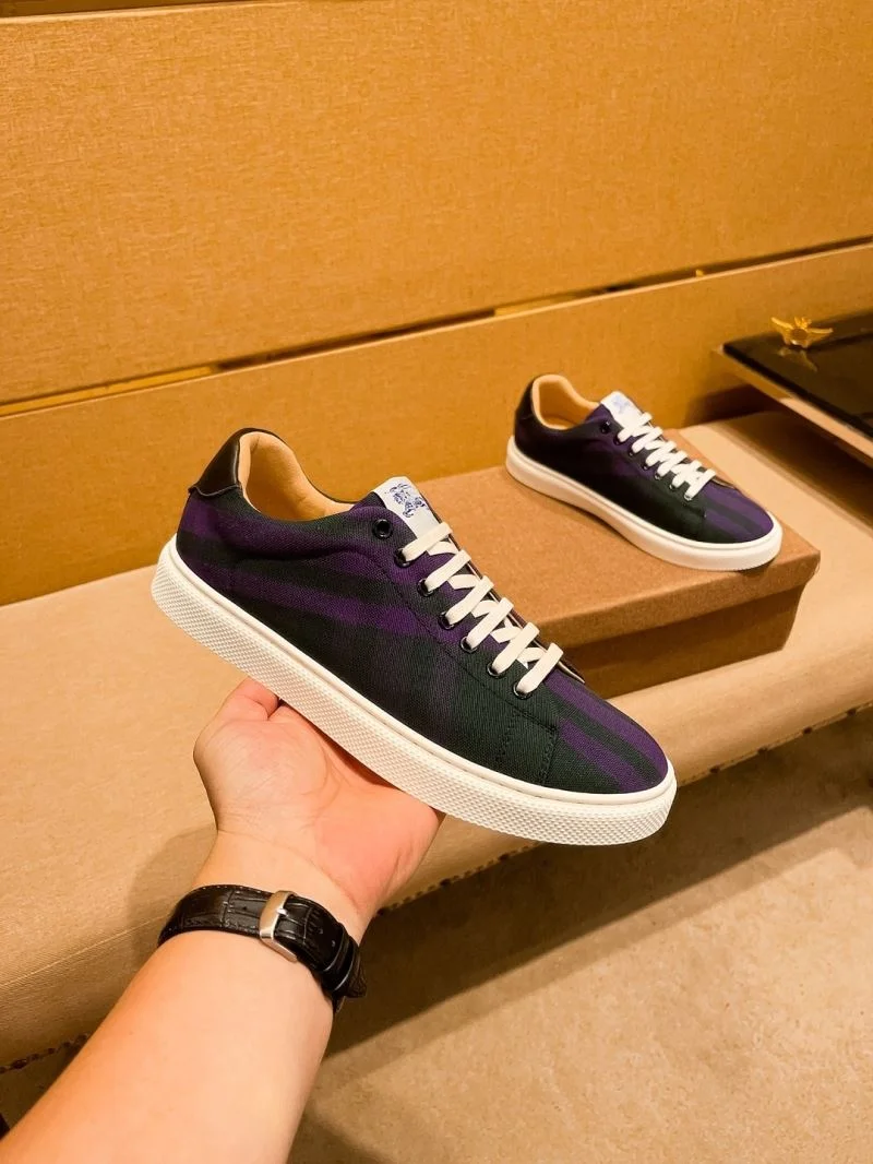 Top mirror Burberry Low Shoes