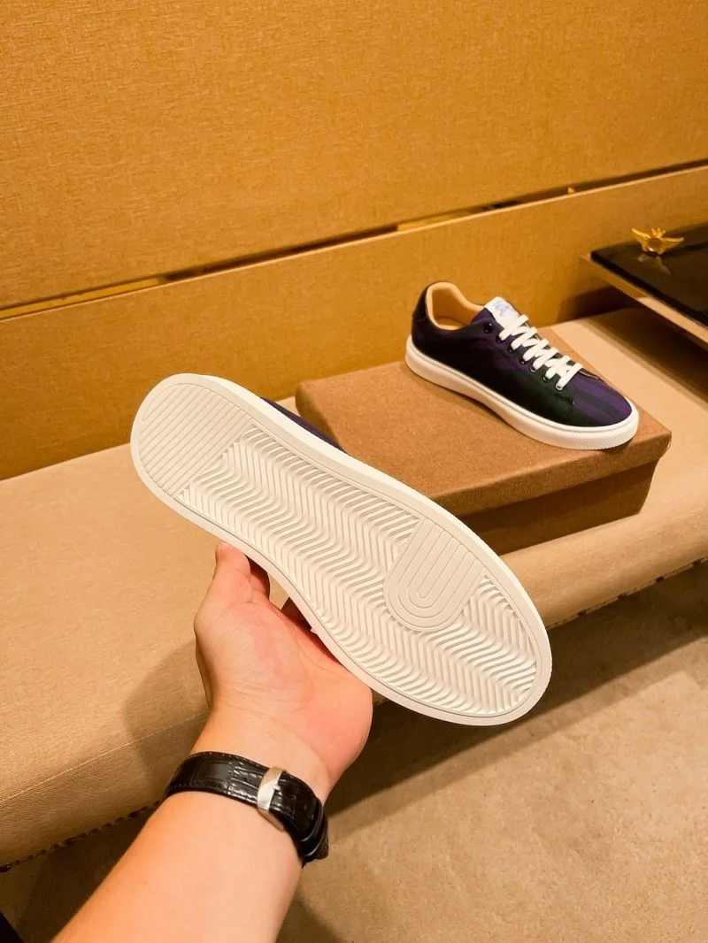 Top mirror Burberry Low Shoes