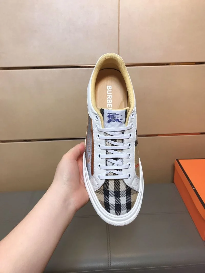 Indistinguishable Burberry Low Shoes