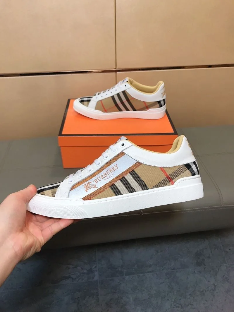Indistinguishable Burberry Low Shoes