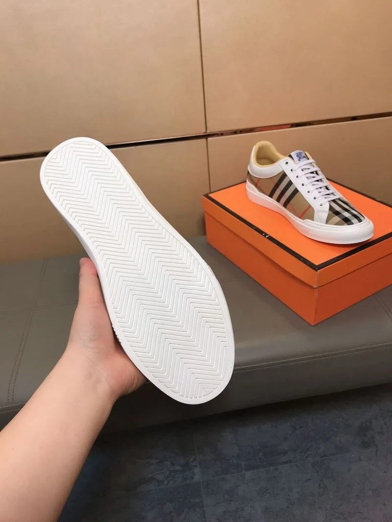 Indistinguishable Burberry Low Shoes