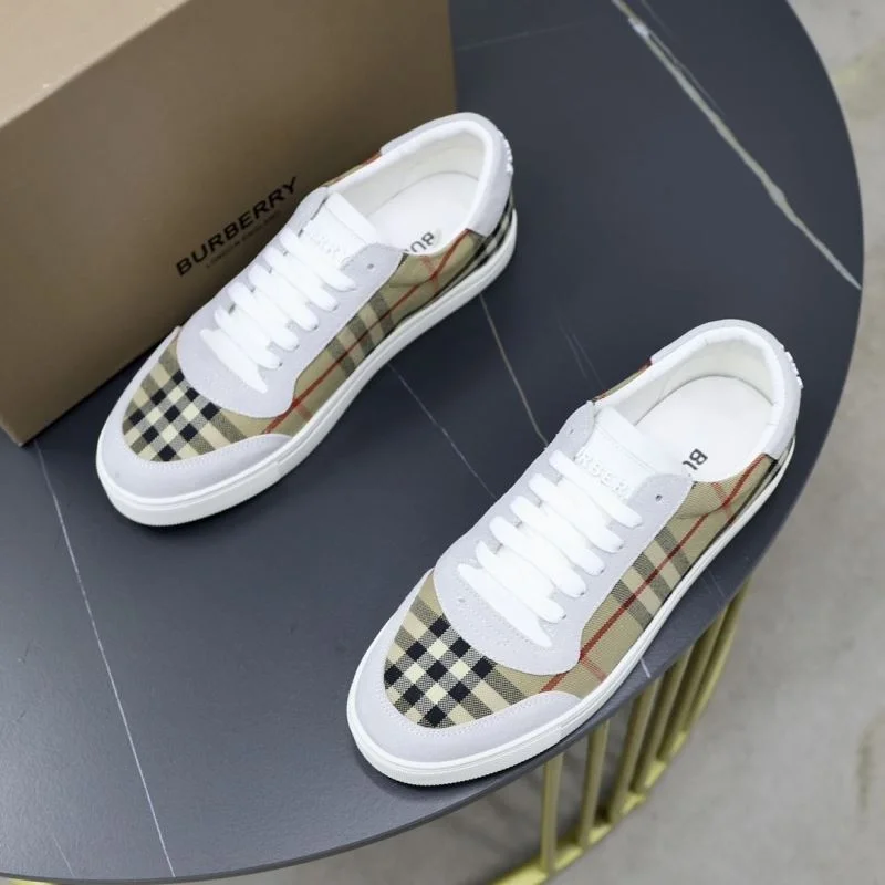 Bargain Burberry Low Shoes