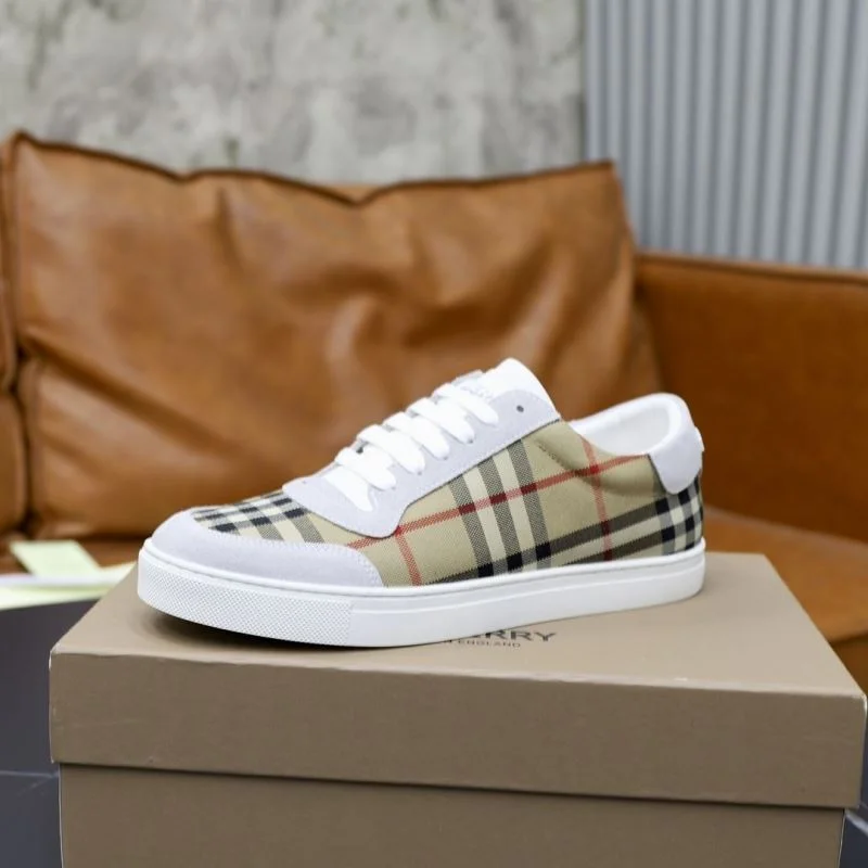Bargain Burberry Low Shoes