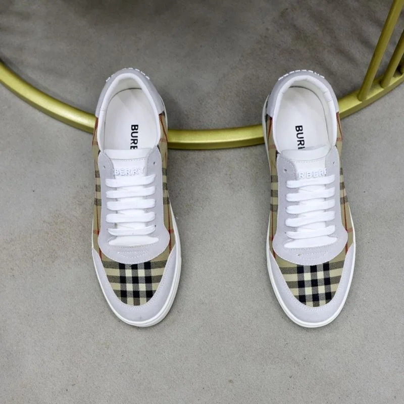 Bargain Burberry Low Shoes