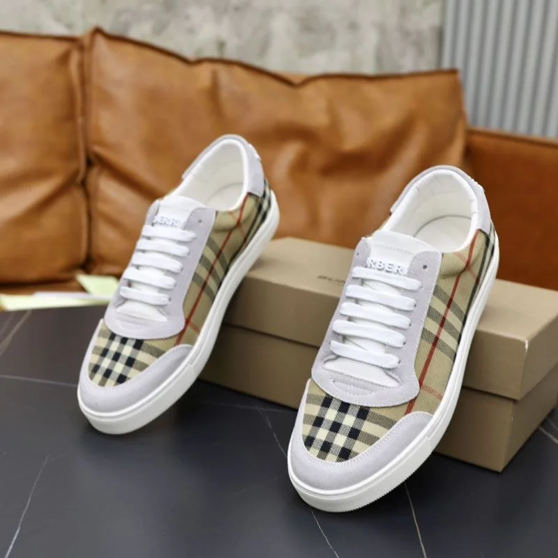 Bargain Burberry Low Shoes