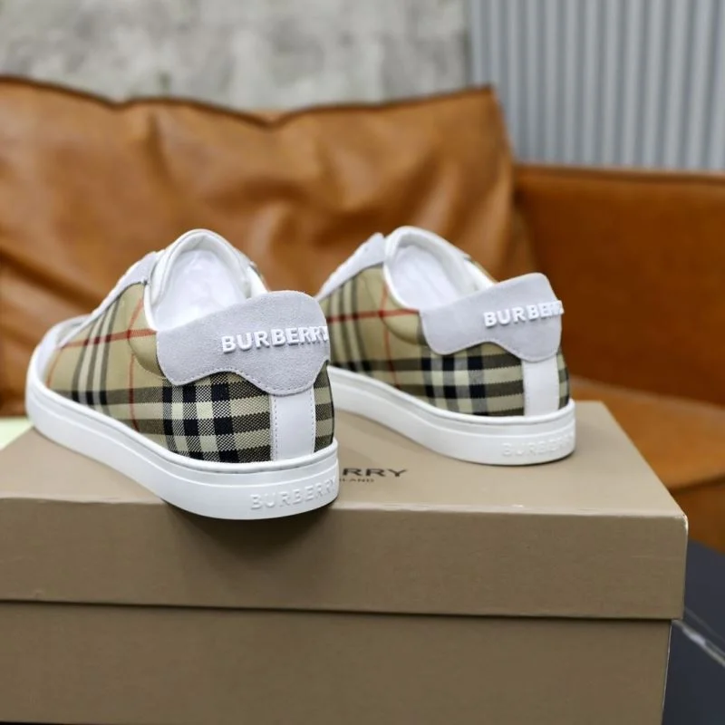 Bargain Burberry Low Shoes