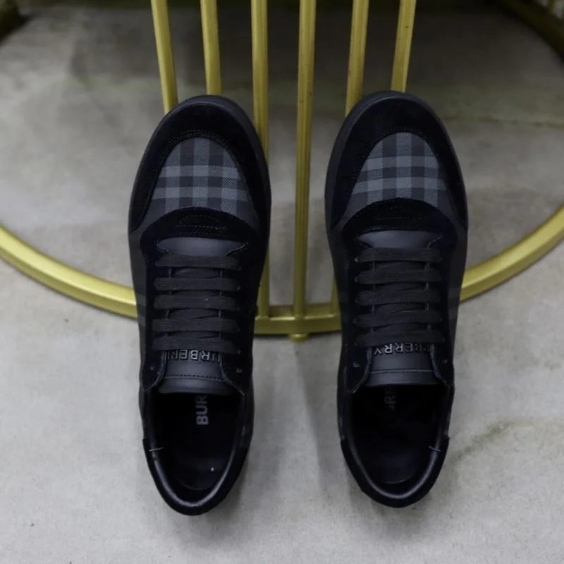 Original Burberry Low Shoes
