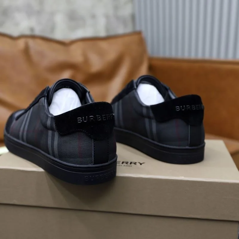 Original Burberry Low Shoes