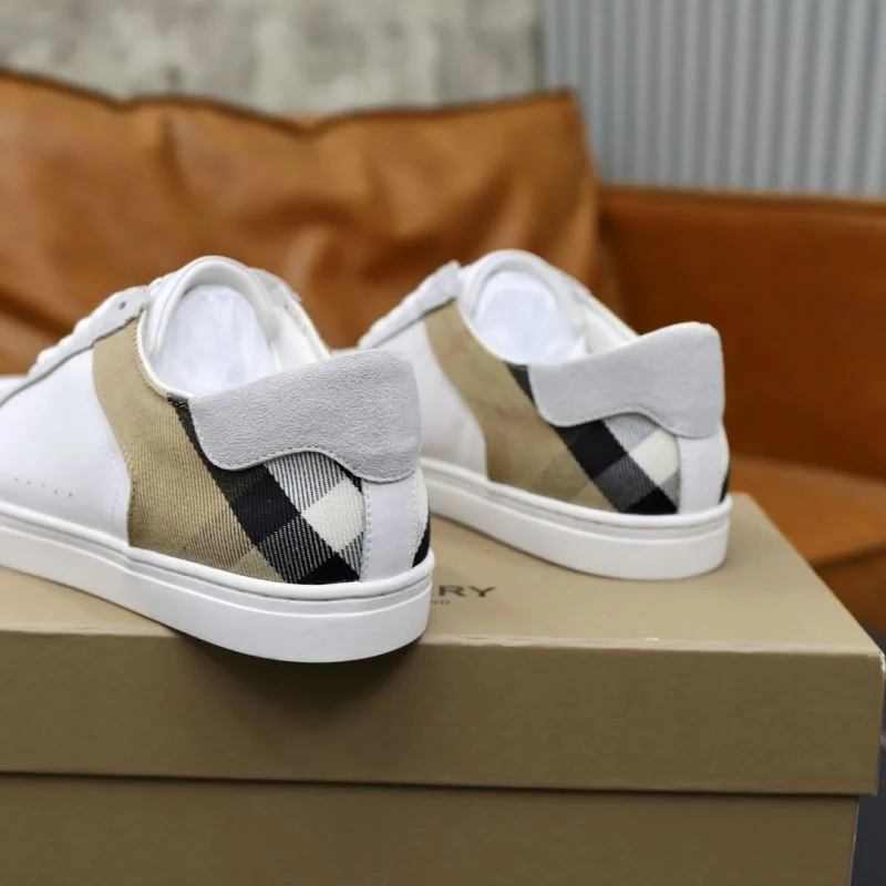 Accurate model Burberry Low Shoes