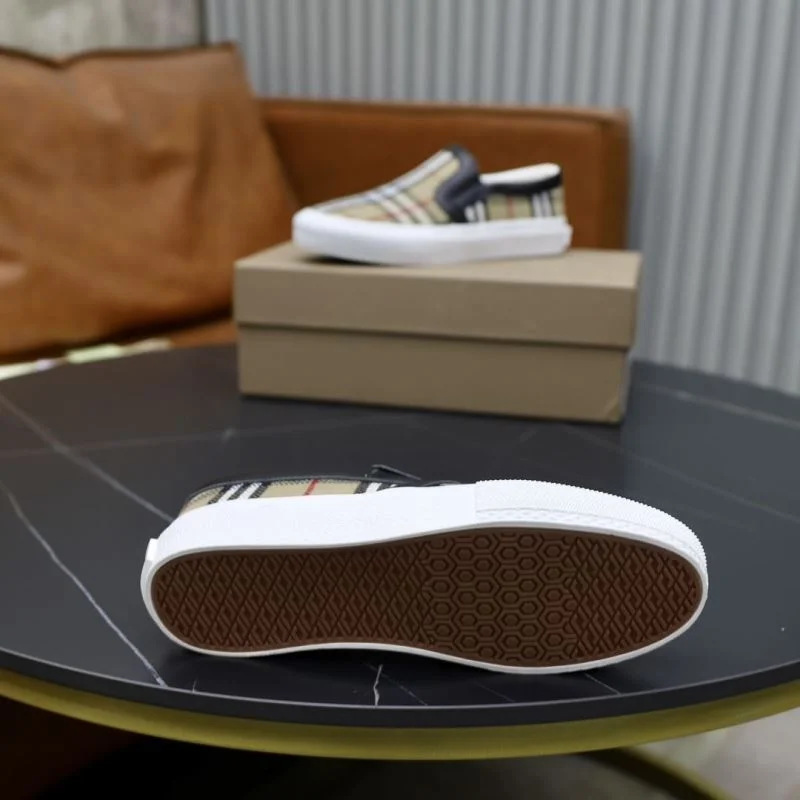 High accuracy Burberry Low Shoes