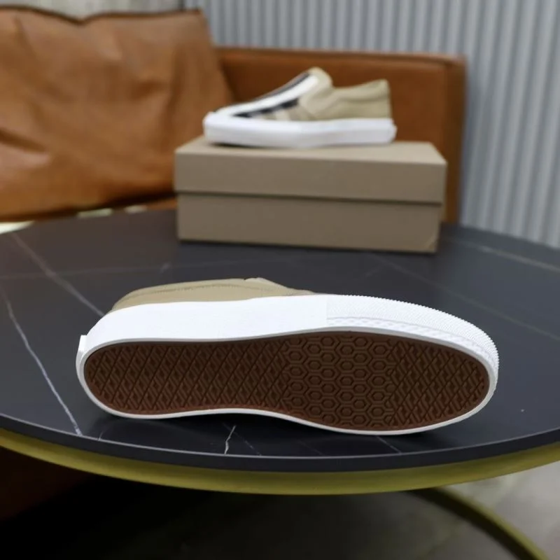 Bargain Burberry Low Shoes