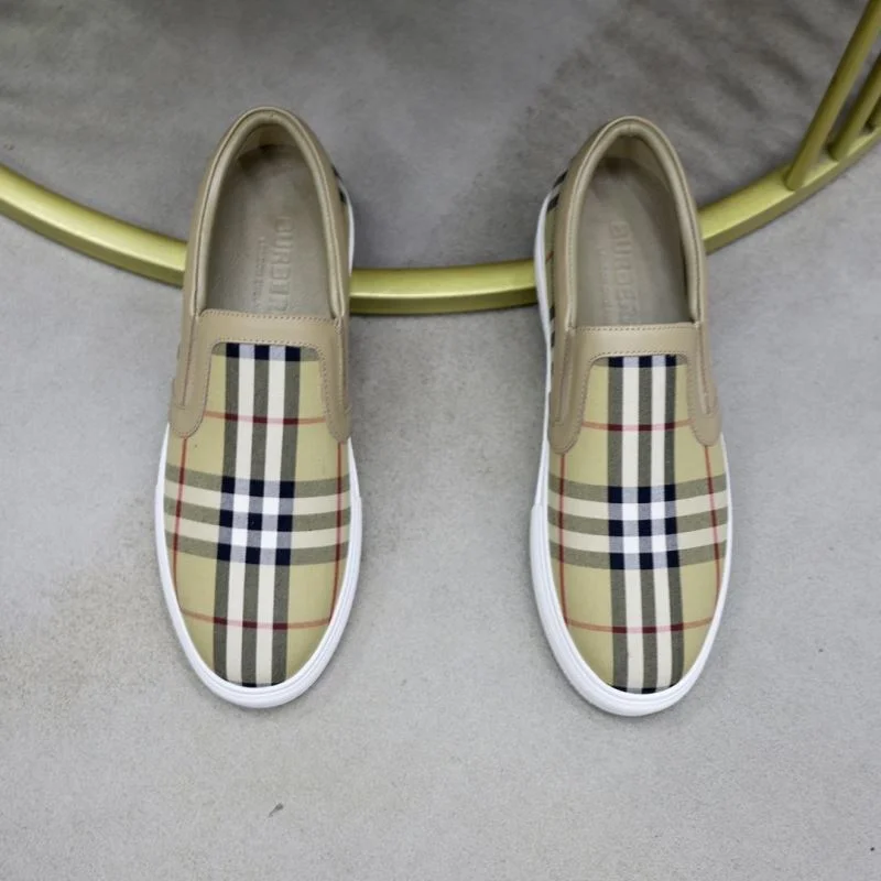 Bargain Burberry Low Shoes