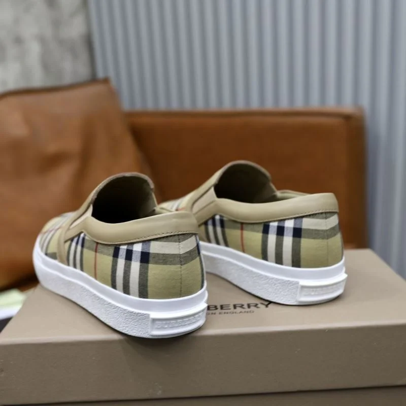 Bargain Burberry Low Shoes