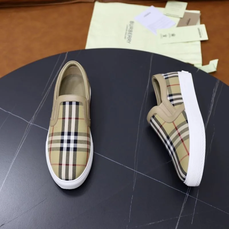 Bargain Burberry Low Shoes