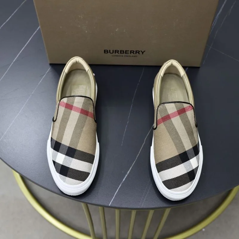 Burberry Low Shoes