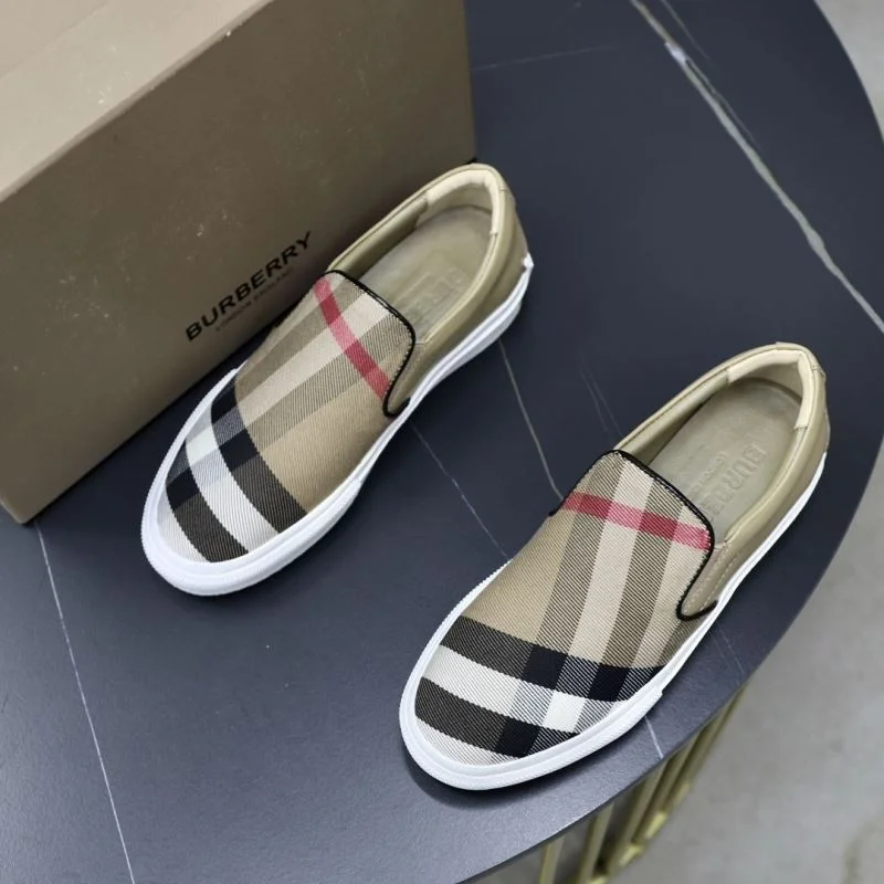Inexpensive Burberry Low Shoes