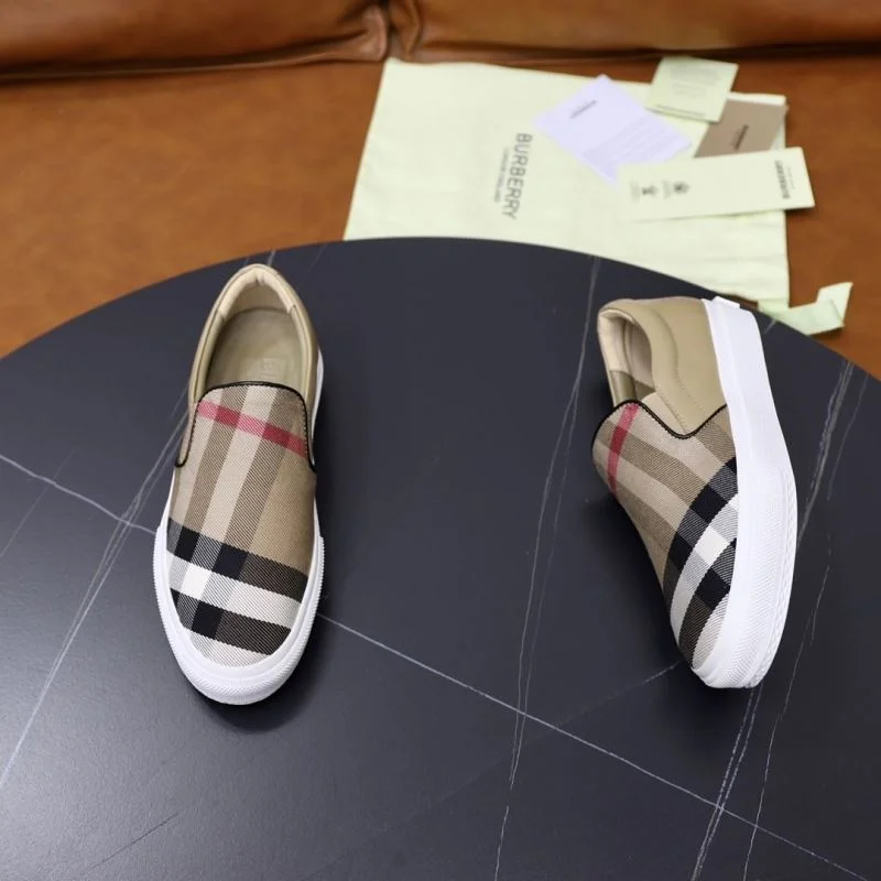 Inexpensive Burberry Low Shoes