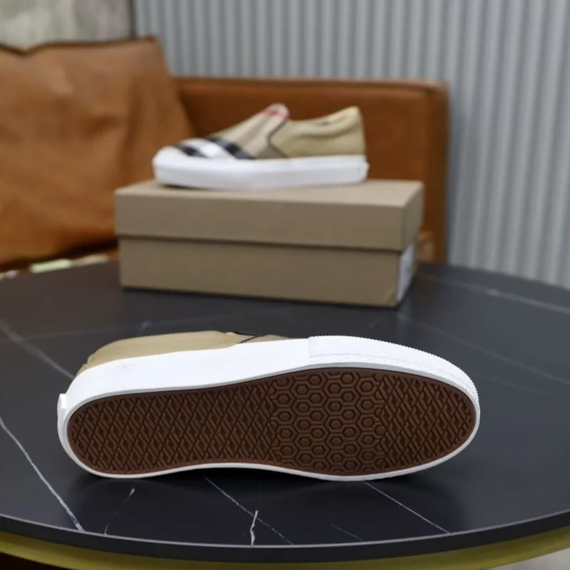Inexpensive Burberry Low Shoes