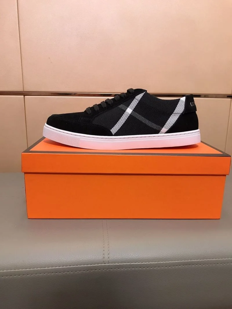Burberry Low Shoes