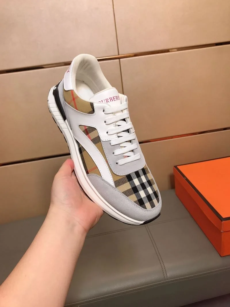Inexpensive Burberry Low Shoes