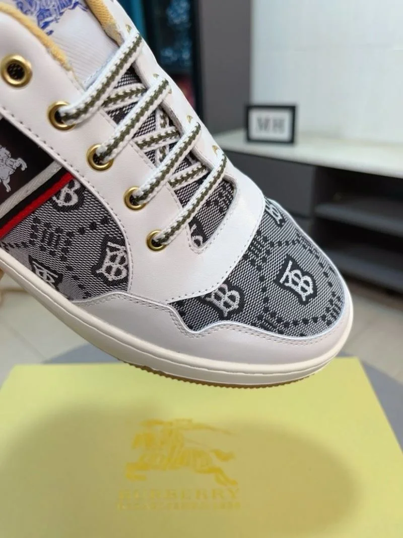 Top mirror Burberry Low Shoes