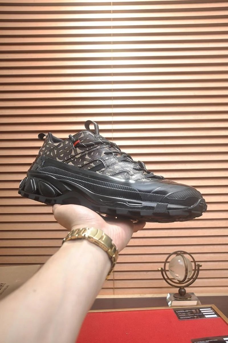 Burberry Low Shoes