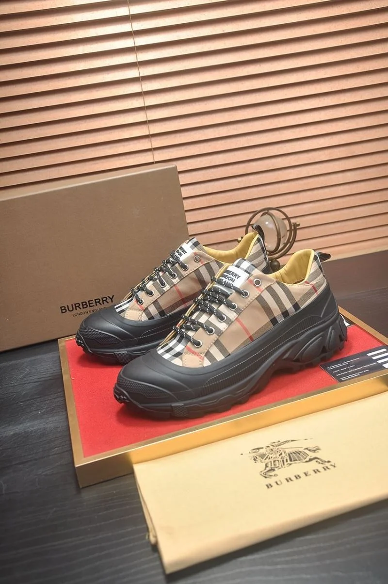 Legit Burberry Low Shoes