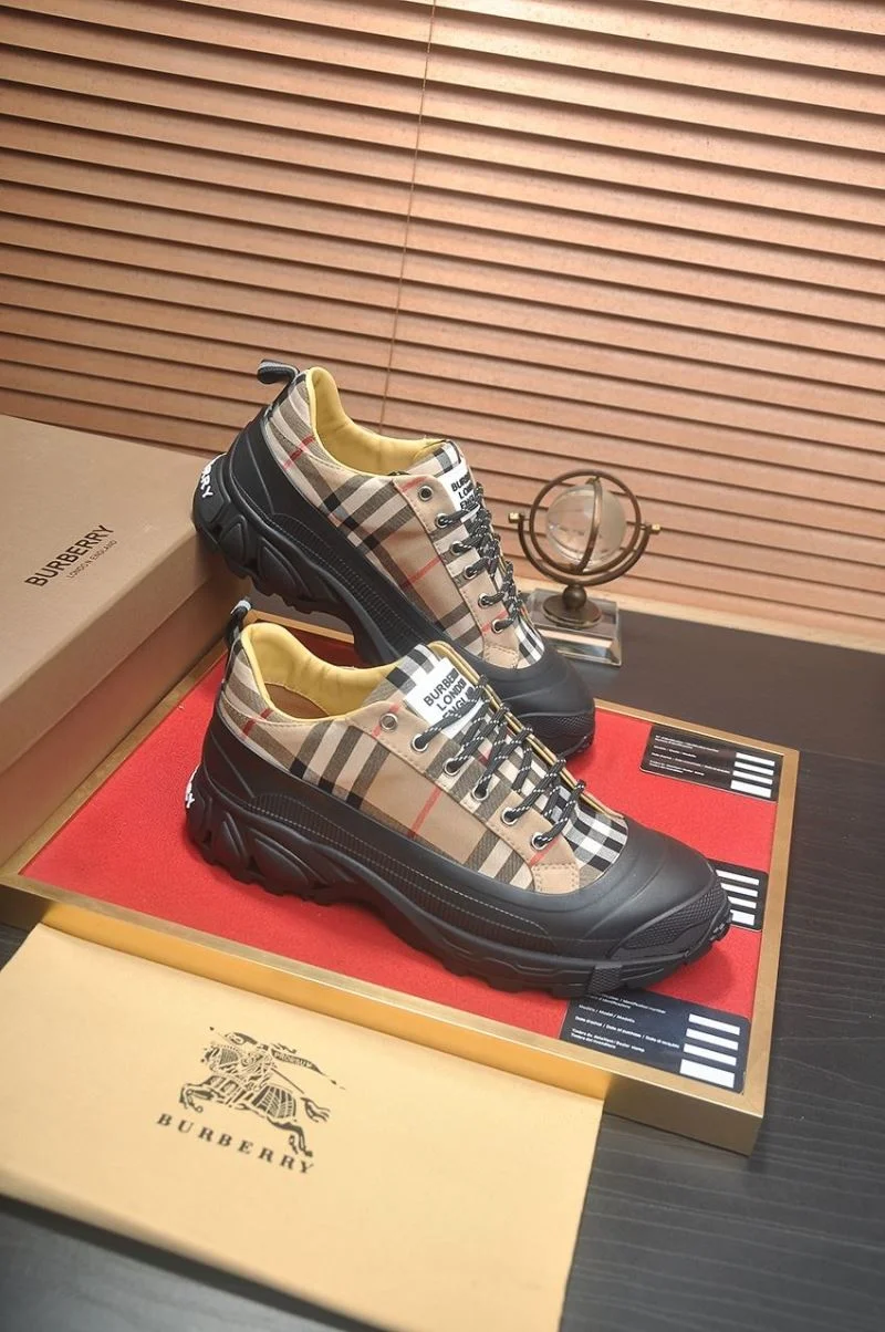 Legit Burberry Low Shoes