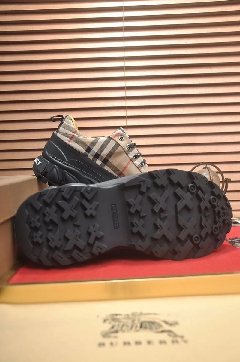 Legit Burberry Low Shoes