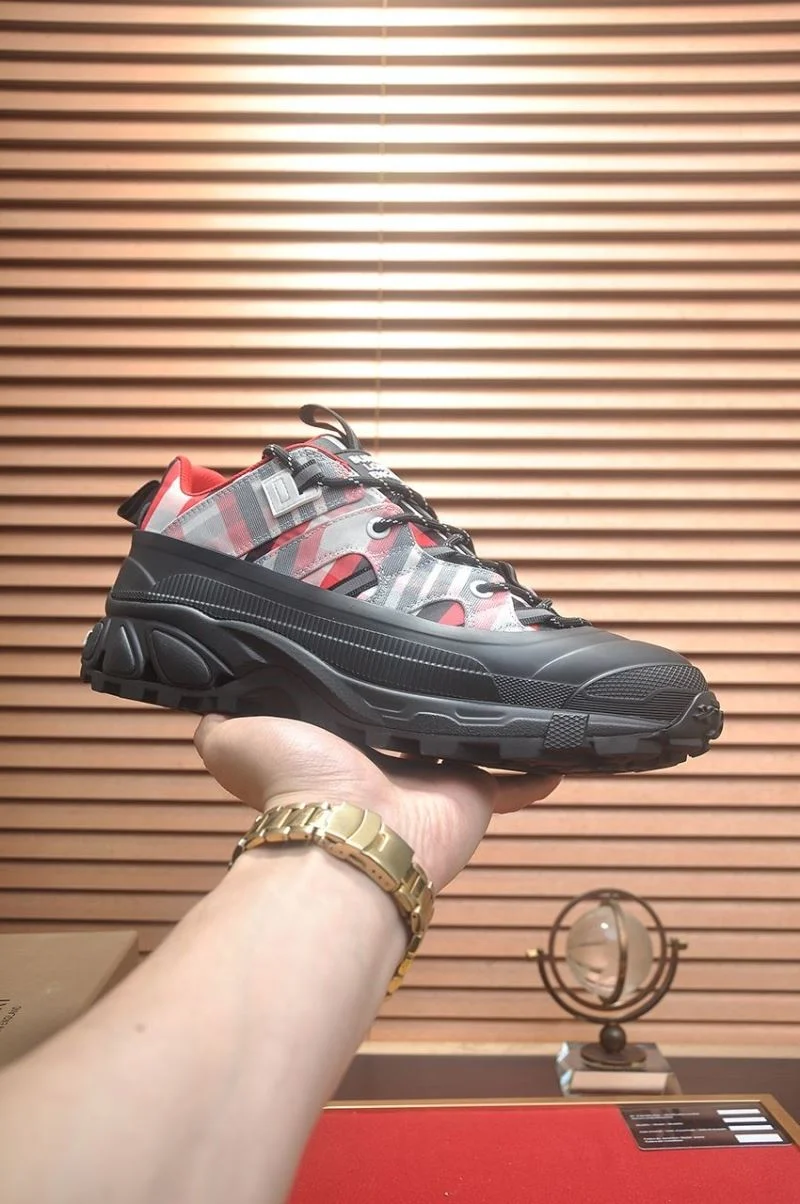 Burberry Low Shoes