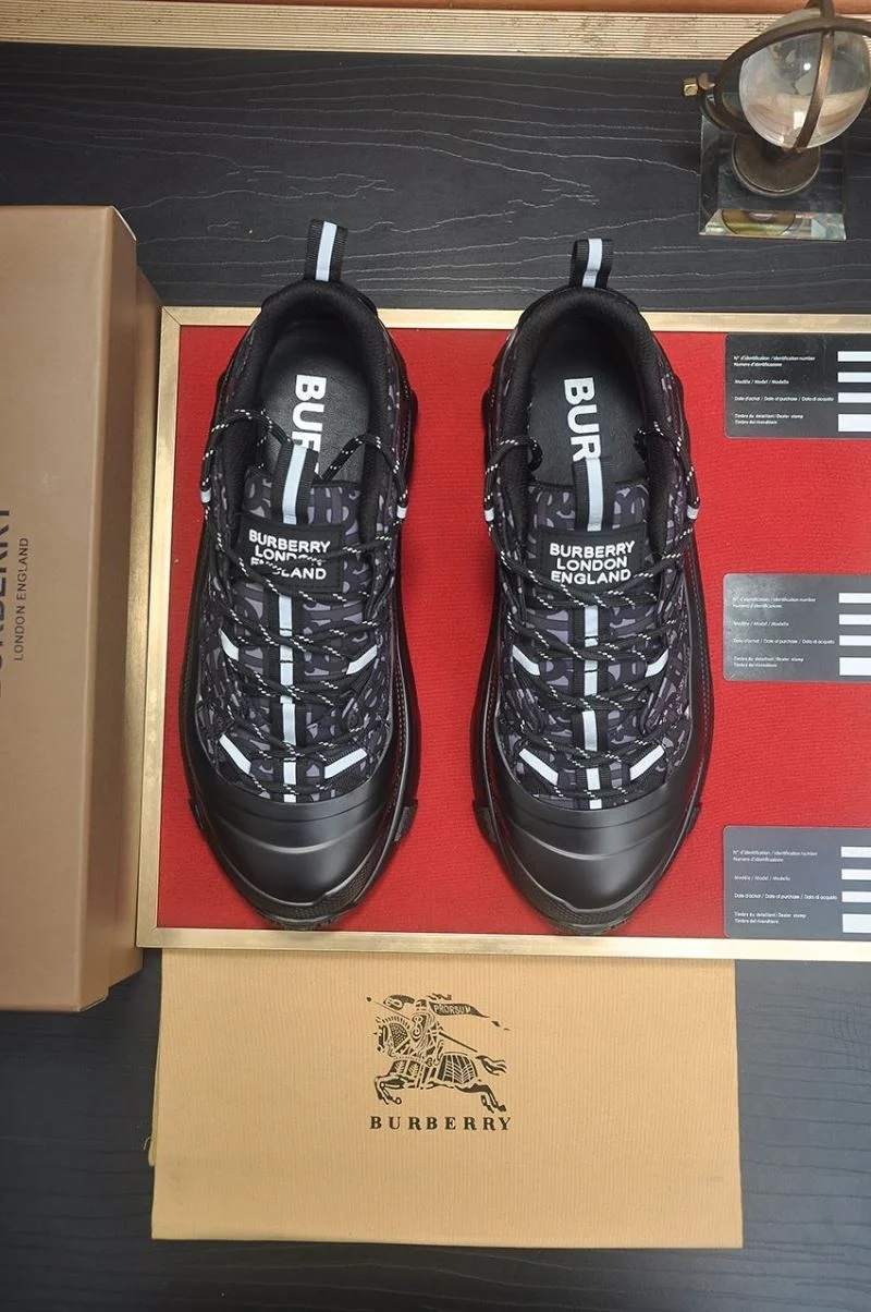 Real Burberry Low Shoes