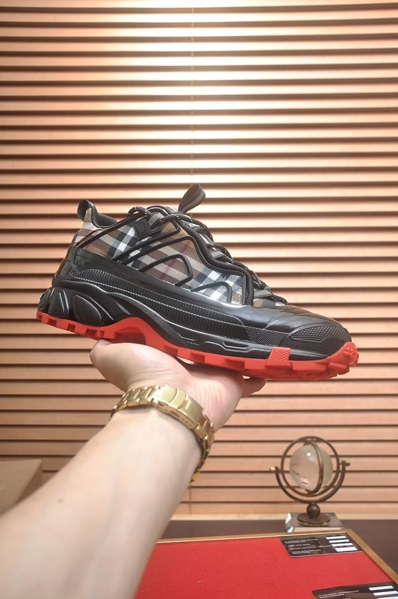 Burberry Low Shoes