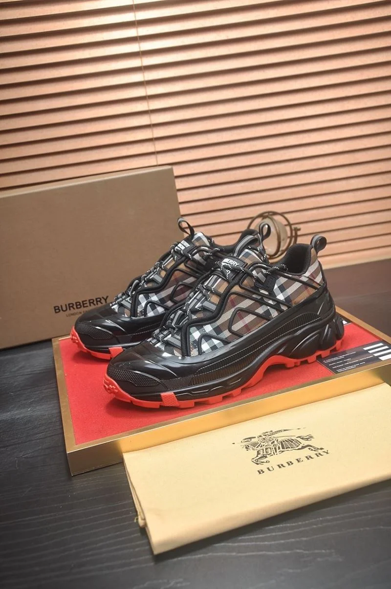 Value-priced Burberry Low Shoes